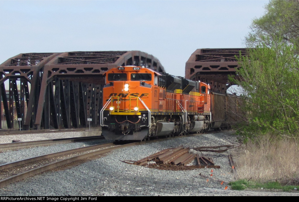 BNSF 8771